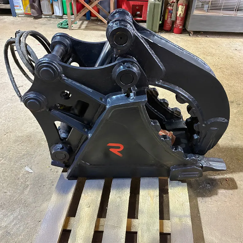 3T Rock Grab Excavator 2017 Attachment Impact Hydraulic - Compact Plant ...