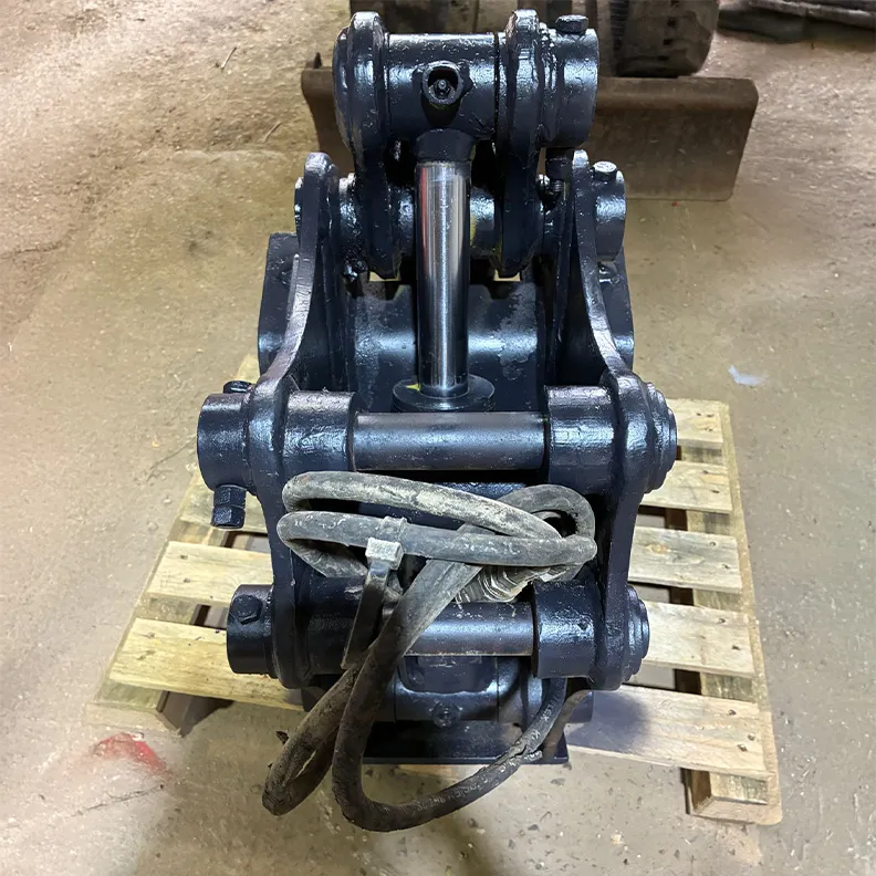 3T Rock Grab Excavator 2017 Attachment Impact Hydraulic - Compact Plant ...